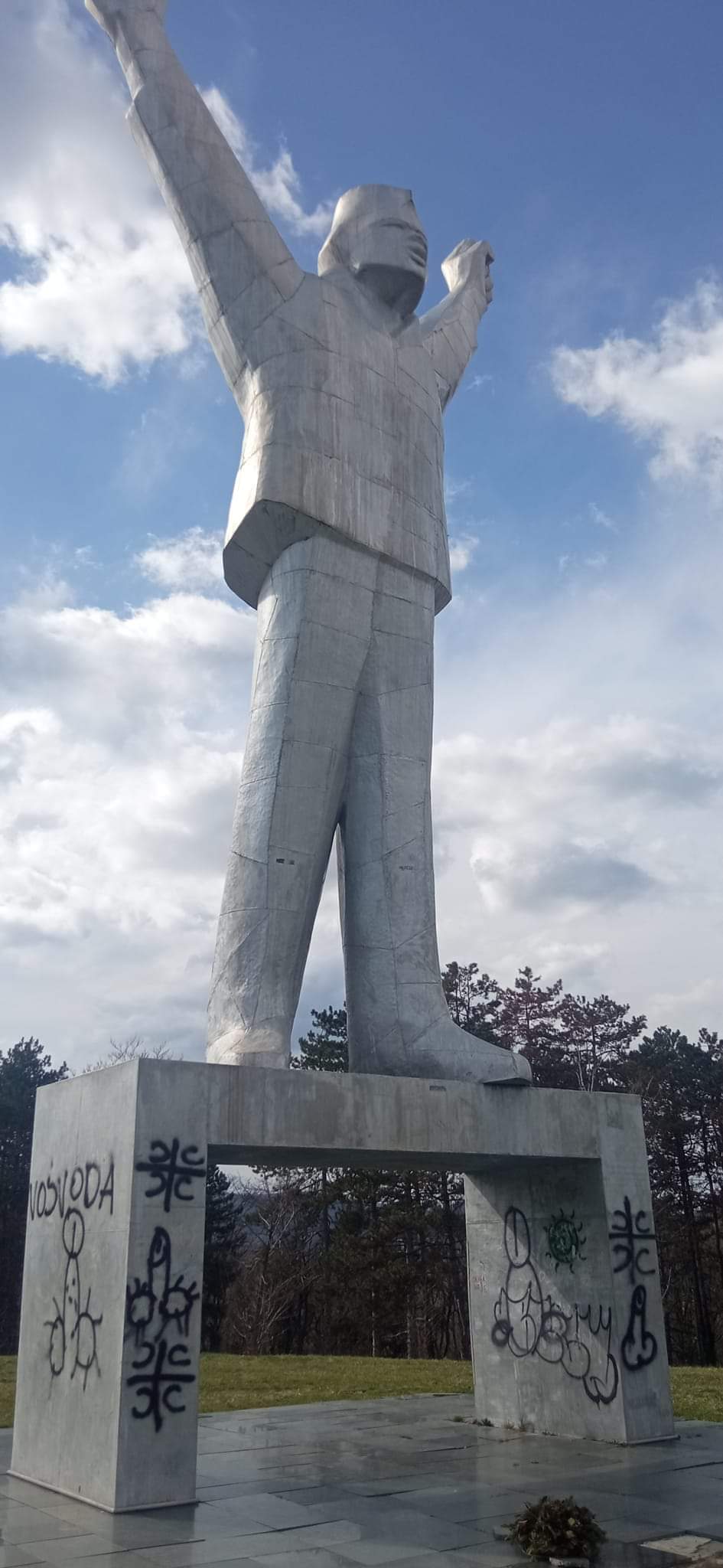 Ko je pucao na spomenik Stevana Filipovića? - Valjevo